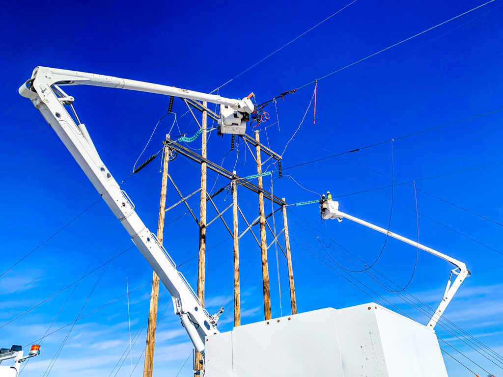 Transmission Construction | High-Voltage Powerlines | Energized